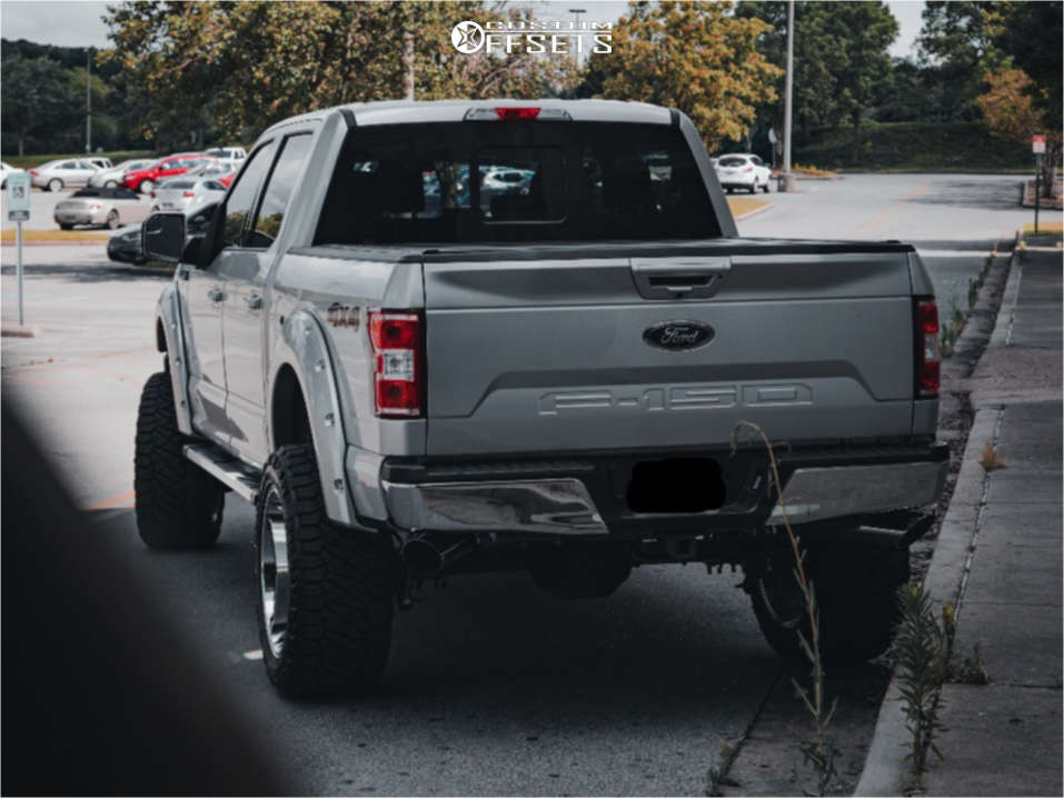 2019 Ford F-150 with 22x12 -44 Fuel Triton and 35/12.5R22 Nitto Ridge ...