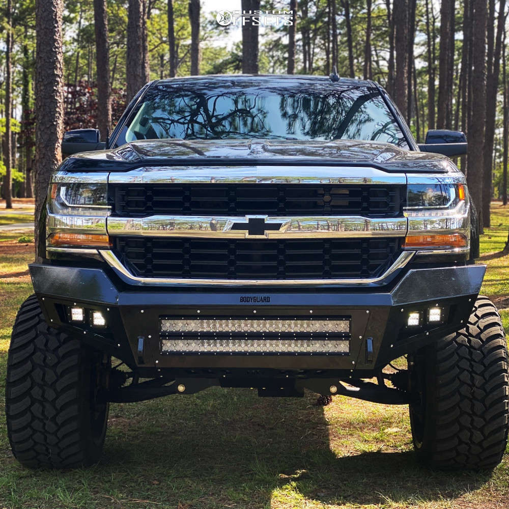 2018 Chevrolet Silverado 1500 with 24x14 -76 Hostile Jigsaw and 35/13 ...