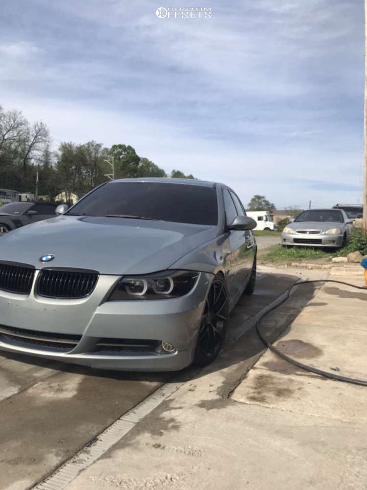 2006 BMW 325i with 18x8 40 Niche Misano and 225/35R18 Windforce ...