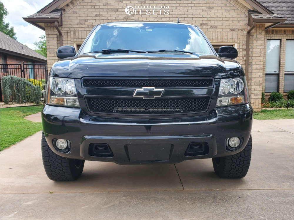 2007 Chevrolet Tahoe with 20x10 -24 Moto Metal Mo978 and 285/55R20 ...