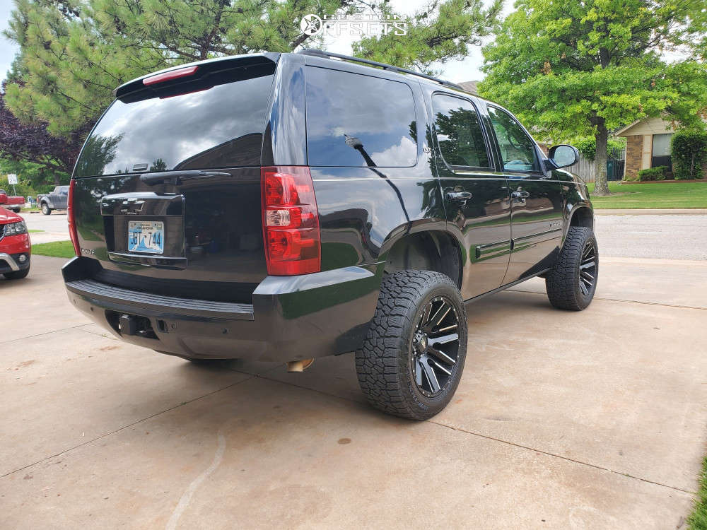 2007 Chevrolet Tahoe with 20x10 -24 Moto Metal Mo978 and 285/55R20 ...
