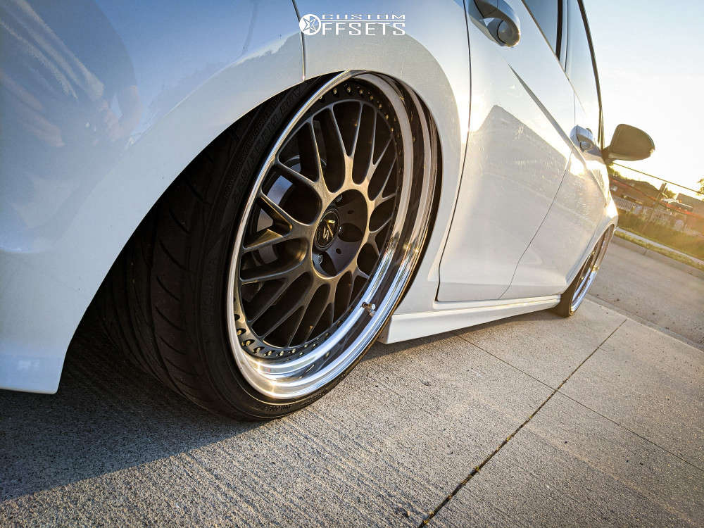 2017 Volkswagen Golf R with 19x8.5 32 Work Vs Xx and 225/35R19 Yokohama ...