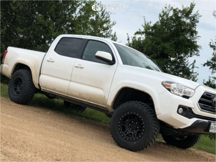 2019 Toyota Tacoma with 17x9 -12 Method MR312 and 32/12.5R17 BFGoodrich ...