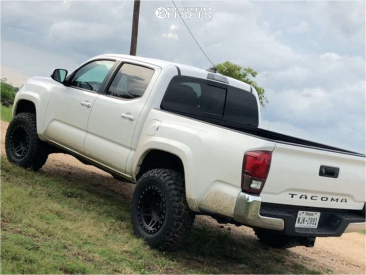 2019 Toyota Tacoma with 17x9 -12 Method MR312 and 32/12.5R17 BFGoodrich ...