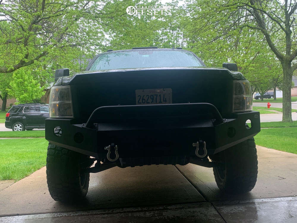 2009 Chevrolet Silverado 1500 with 20x10 -24 Fuel Nutz D541 and 33/12 ...