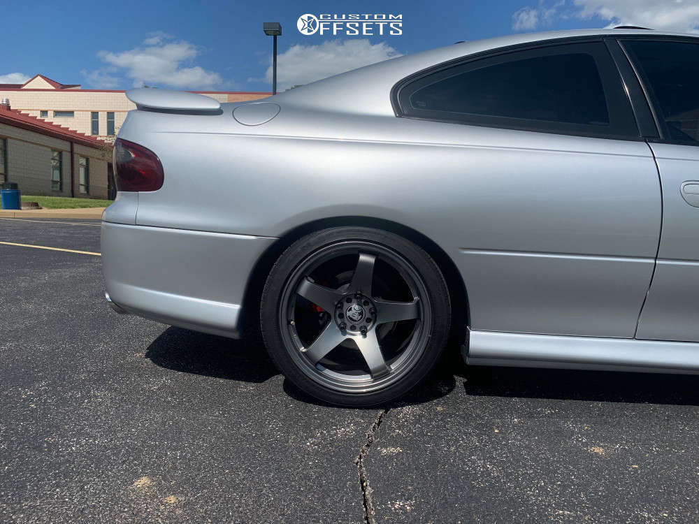 2006 Pontiac GTO with 18x8.5 35 Rota P45r and 235/40R18 Nexen N5000 ...