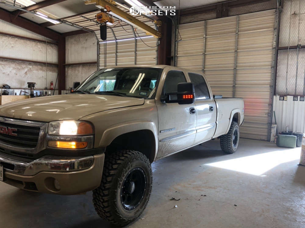 2005 GMC Sierra 2500 HD with 17x9 -6 Pro Comp Series 45 and 285/70R17 ...