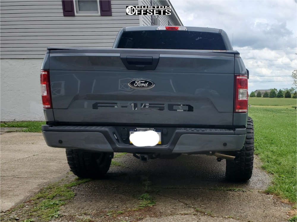 2019 Ford F-150 with 20x10 -25 Ultra Warlock and 33/12.5R20 Federal ...