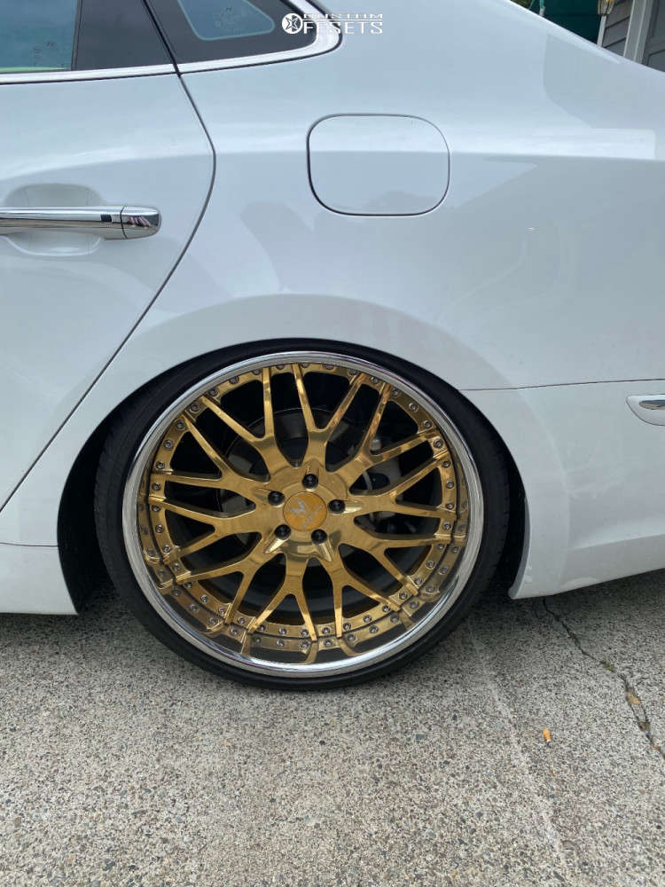 2011 Hyundai Equus with 22x9.5 32 Beyern Mesh and 265/30R22 Dcenti ...