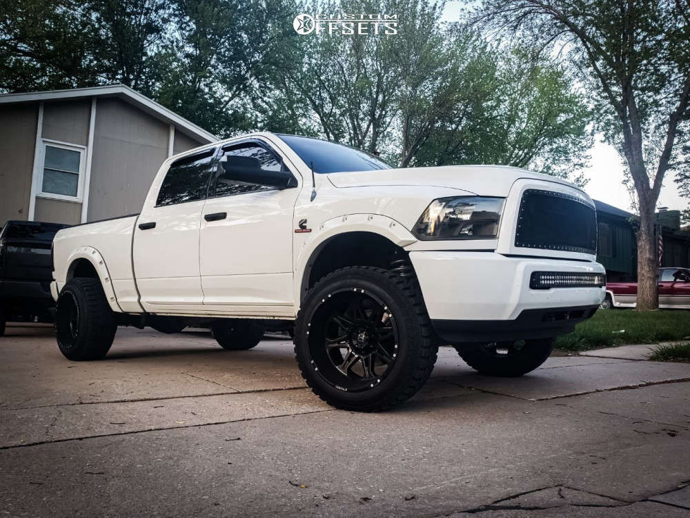 2012 Ram 2500 with 22x14 -76 Hostile Havoc and 35/12.5R22 Gladiator ...