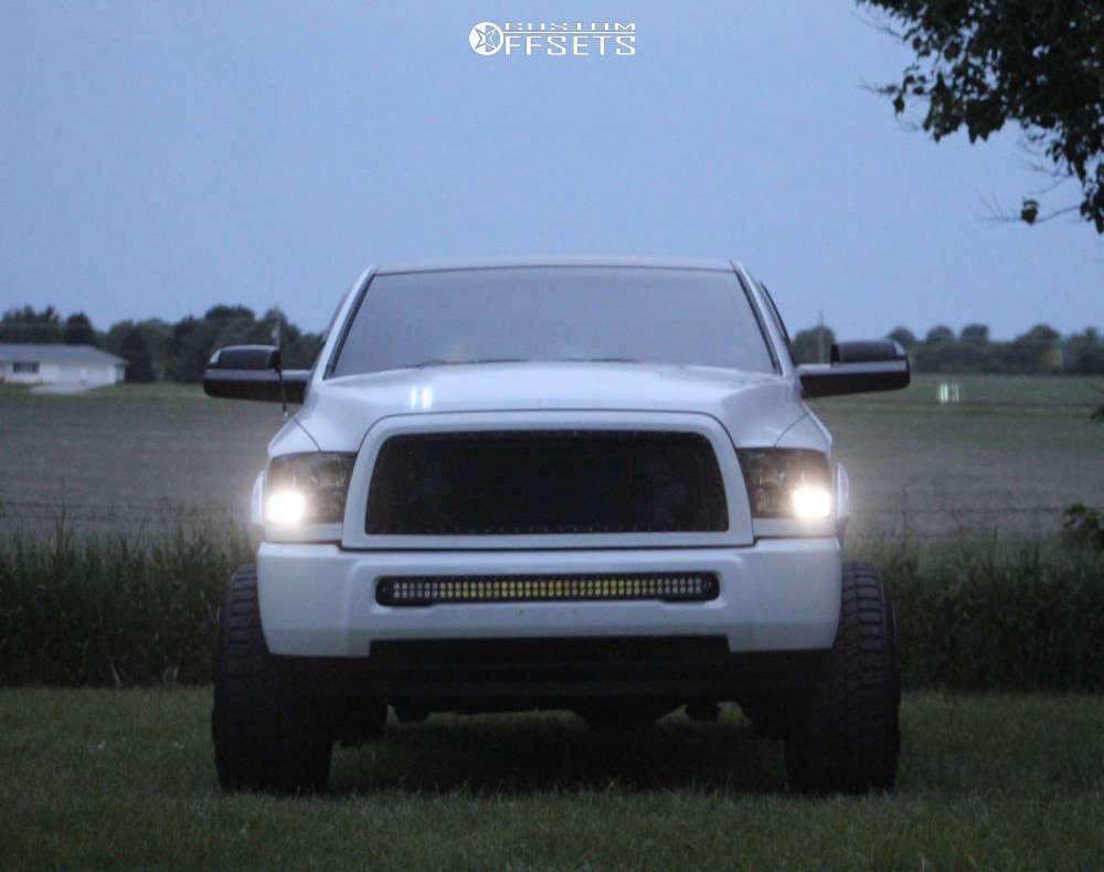 2012 Ram 2500 with 22x14 -76 Hostile Havoc and 35/12.5R22 Gladiator ...
