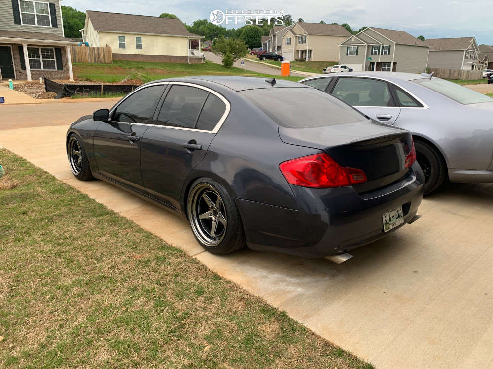 2008 INFINITI G35 with 18x10.5 22 Aodhan Ds05 and 235/40R18 Toyo Tires ...