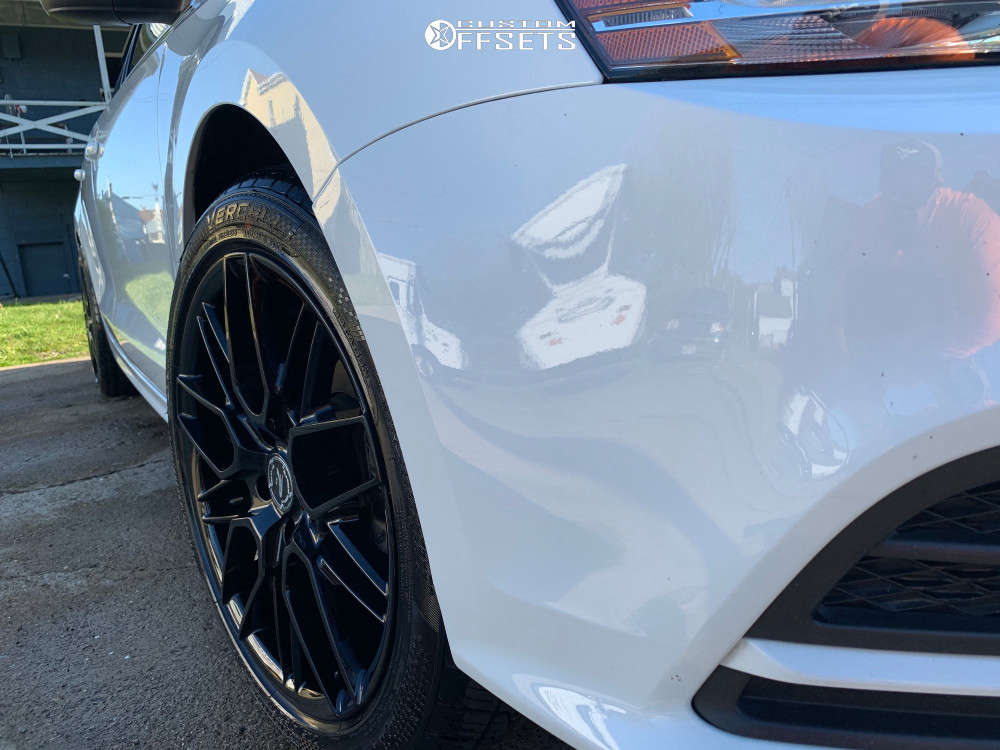 2017 Volkswagen Jetta with 17x8 40 Platinum Retribution and 225/45R17 ...