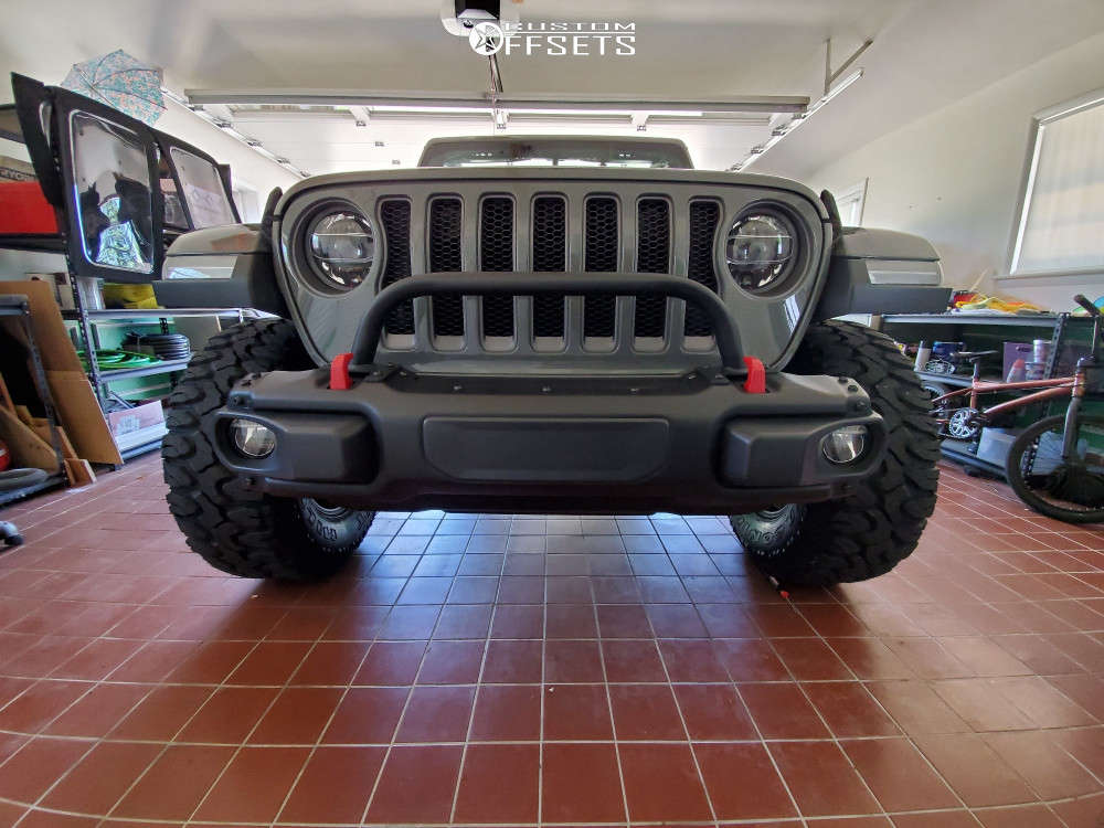 2019 Jeep Wrangler with 17x8.5 0 Method Hole and 35/12.5R17 Milestar ...