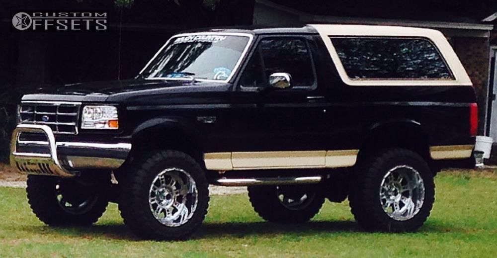 1992 Ford Bronco with 20x12 -44 XD Riot and 35/12.5R20 Toyo Tires Open ...
