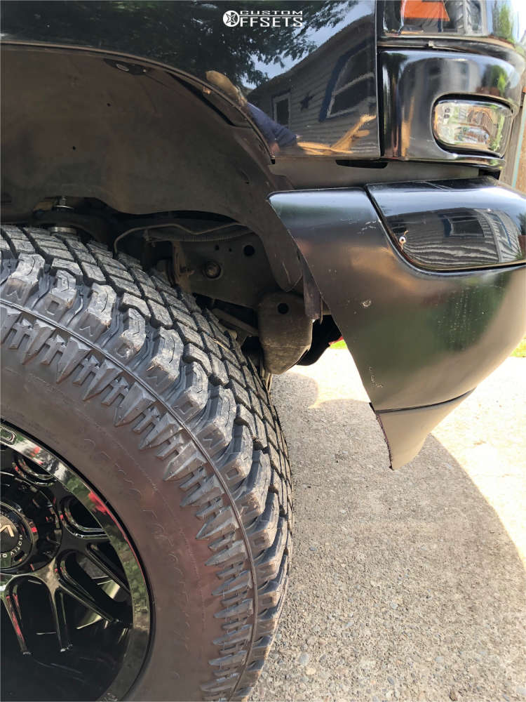 2002 GMC Yukon with 20x12 -44 Motiv Offroad Magnus and 35/12.5R20 ...