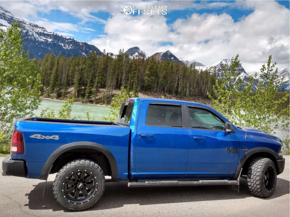 2019 Ram 1500 Classic with 20x12 -44 Moto Metal Mo962 and 33/12.5R20 ...