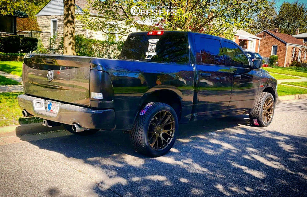 2016 Ram 1500 with 22x9.5 18 OE Performance 161 and 285/45R22 Toyo ...