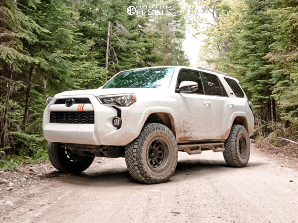 2017 Toyota 4Runner with 17x9 -38 SCS Ray 10 and 285/70R17 Nitto Ridge ...