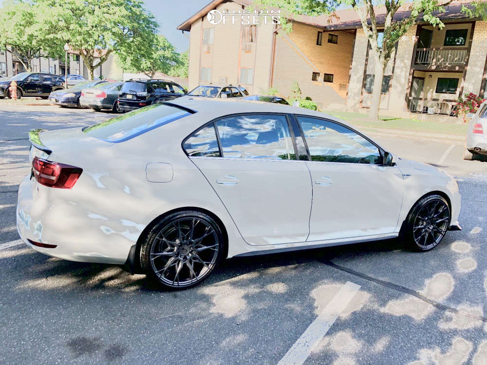 2017 Volkswagen Jetta with 19x8.5 35 Niche Staccato and 225/35R19 ...