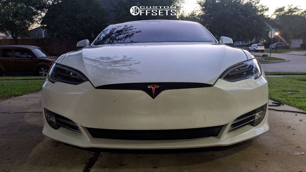 2017 Tesla S with 20x10 25 Rohana Rfx11 and 255/35R20 Nankang NS-25 and ...