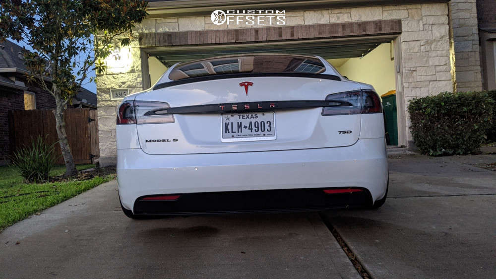 2017 Tesla S with 20x10 25 Rohana Rfx11 and 255/35R20 Nankang NS-25 and ...