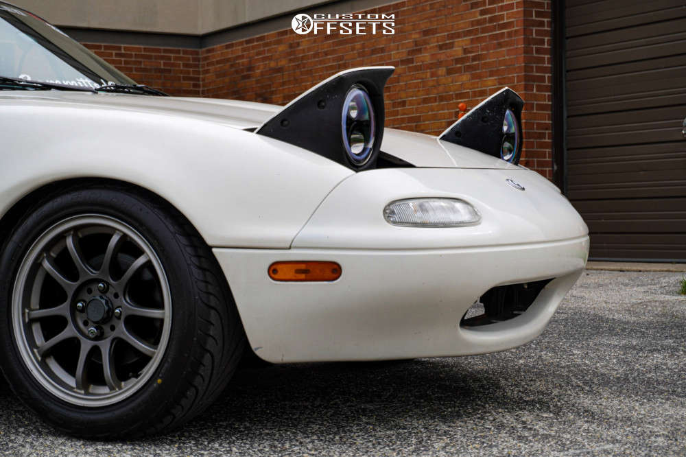 1995 Mazda MX-5 Miata with 15x7 42 TR Motorsport C1 and 205/50R15 ...