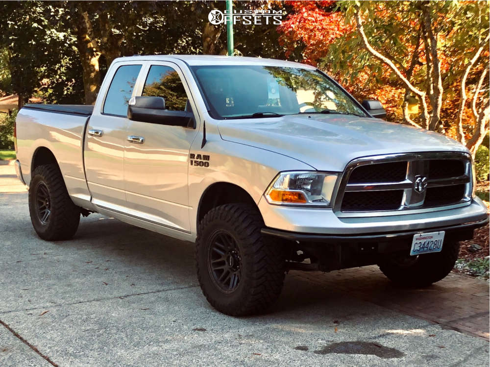 2010 Dodge Ram 1500 with 17x9 -12 Raceline Outlander and 33/12.5R17 ...
