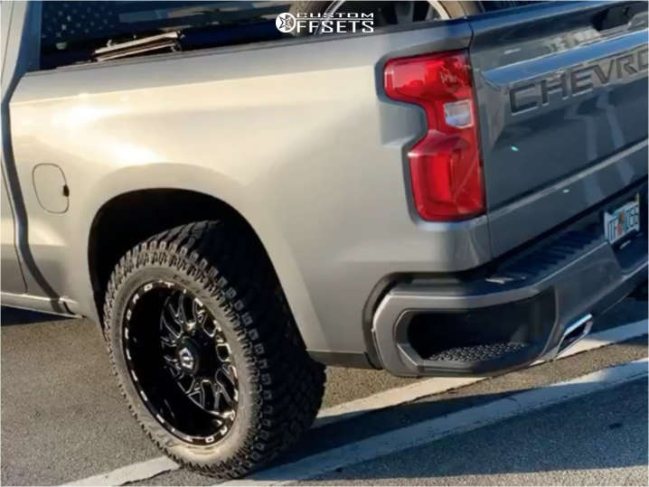 2019 Chevrolet Silverado 1500 with 20x10 -25 TIS 544BM and 33/12.5R20 ...