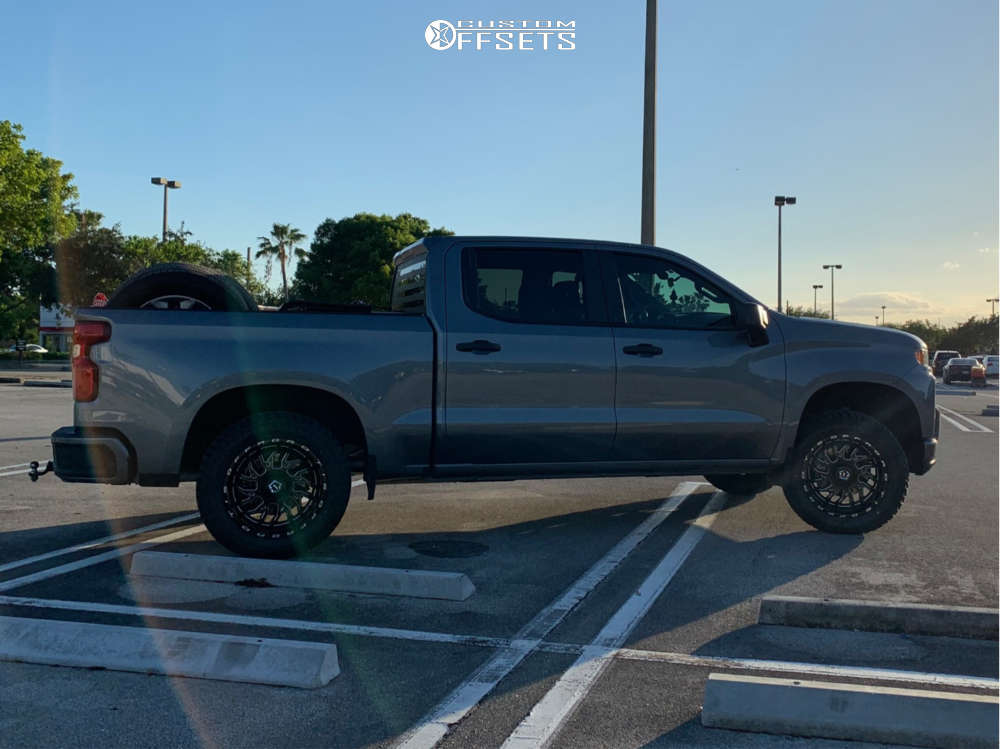 2019 Chevrolet Silverado 1500 with 20x10 -25 TIS 544BM and 33/12.5R20 ...
