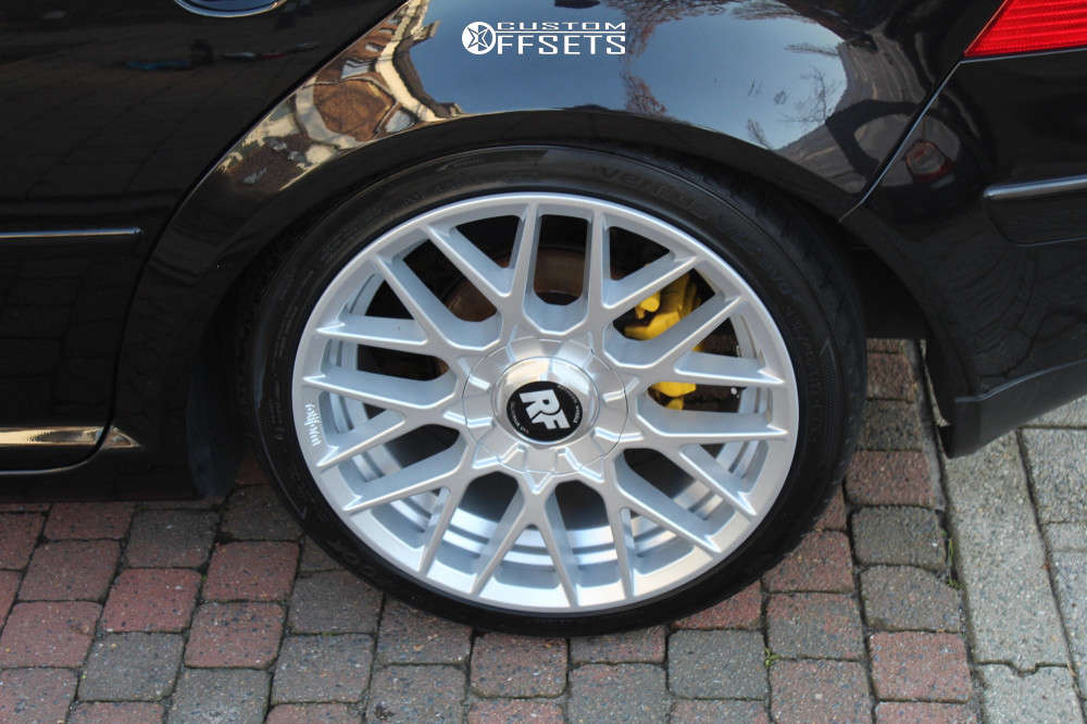 2004 Volkswagen Golf with 17x8 40 Rotiform Rse and 205/40R17 Hankook ...