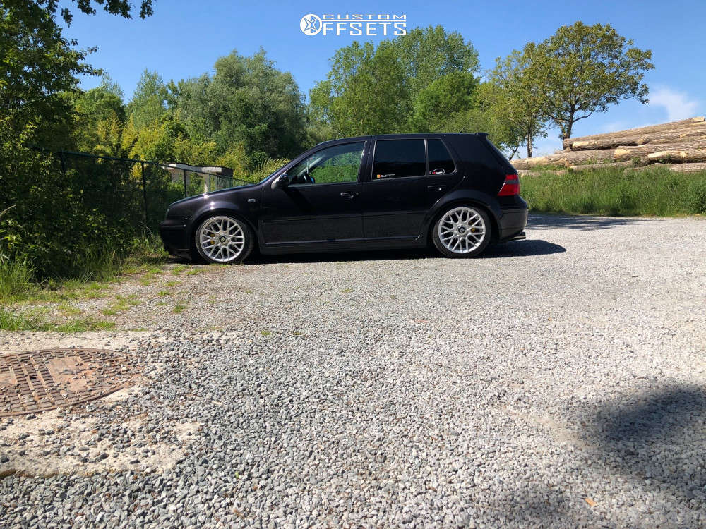 2004 Volkswagen Golf with 17x8 40 Rotiform Rse and 205/40R17 Hankook ...