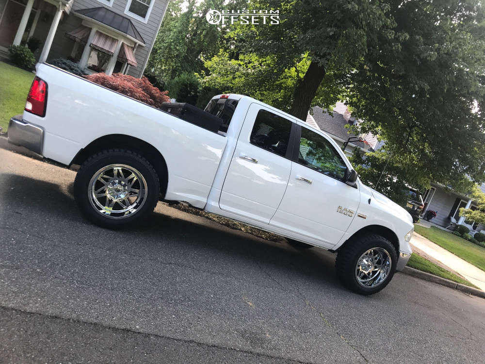 2015 Ram 1500 with 22x12 -44 RBP 71R and 35/12.5R22 Gladiator Xcomp Mt ...