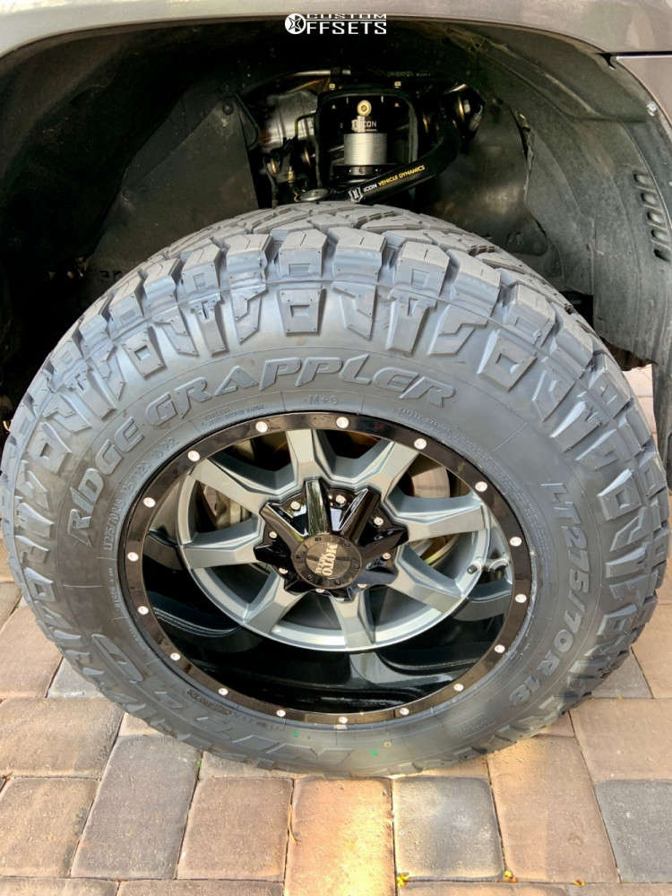 2015 Toyota 4Runner with 18x10 -24 Moto Metal Mo970 and 275/70R18 Nitto ...