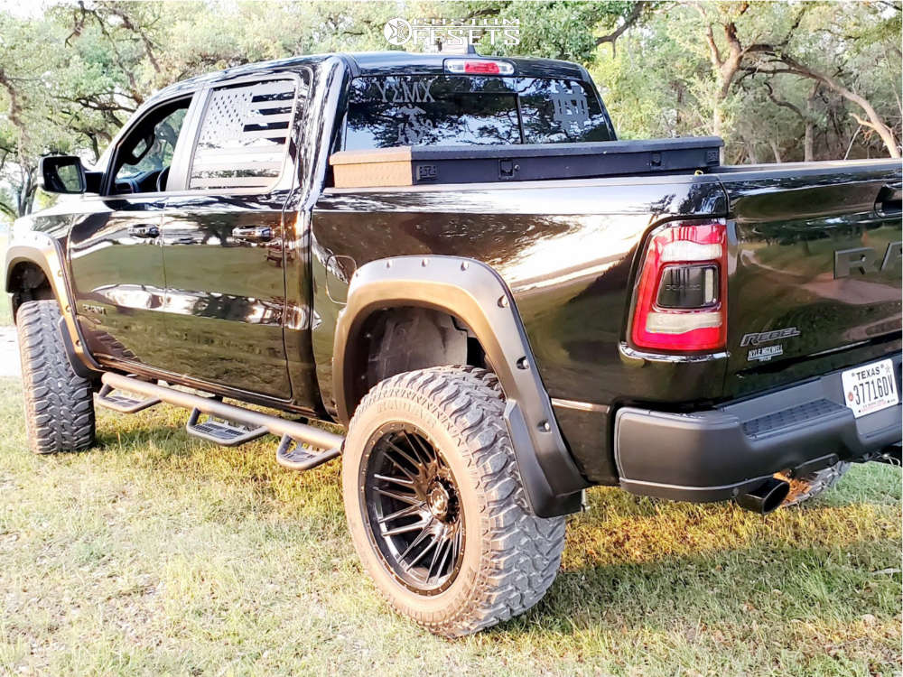 2019 Ram 1500 with 22x12 -44 Motiv Mutant and 37/13.5R22 Renegade ...