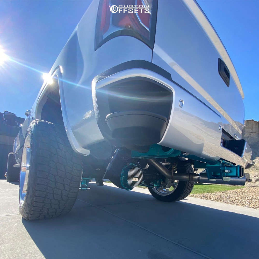 2019 GMC Sierra 2500 HD with 22x12 -40 American Force Legend Ss and 33/ ...