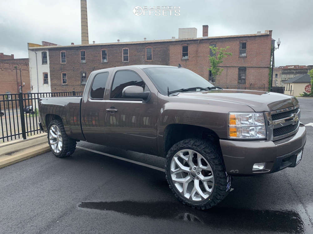2007 Chevrolet Silverado 1500 with 24x10 31 Strada Replicas Gm Snowflake Replica and 35/12.5R24 ...