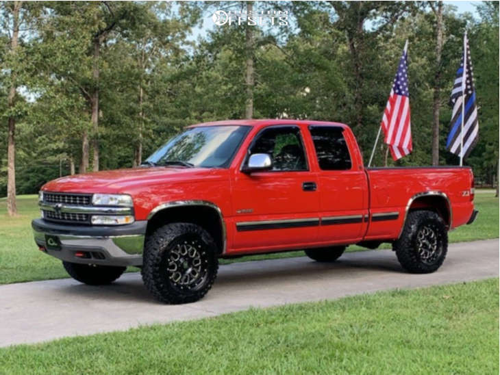 2001 Chevrolet Silverado 1500 with 17x8.5 -0 XD Xd820 and 265/70R17 ...