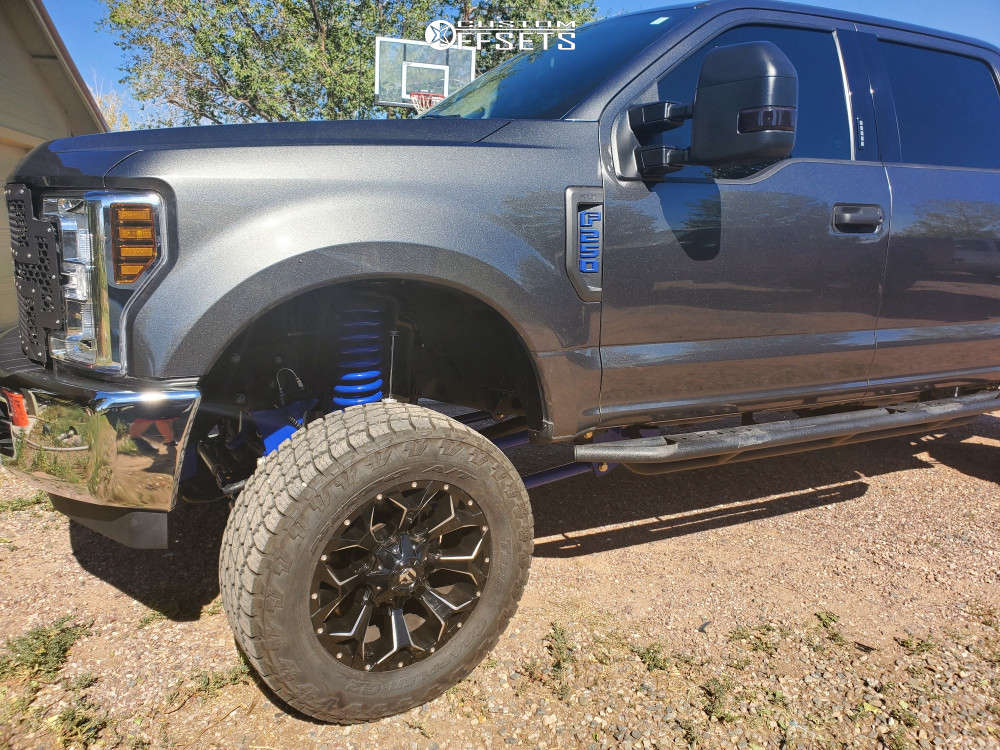 2019 Ford F-250 Super Duty with 20x10 -18 Fuel Assault and 35/12.5R20 ...