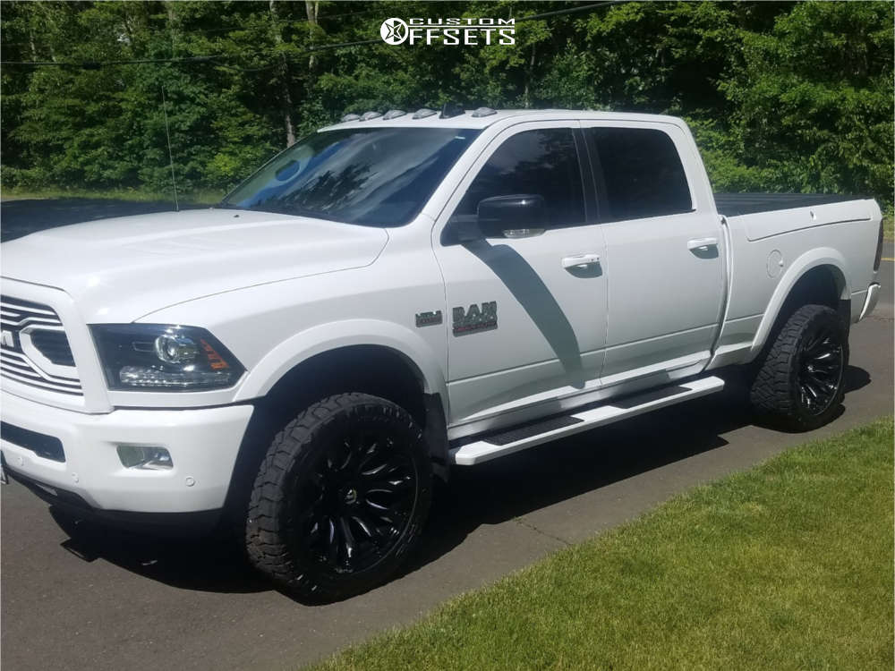 2018 Ram 2500 with 22x10 -18 Fuel Blitz and 33/12.5R22 Nitto Ridge ...