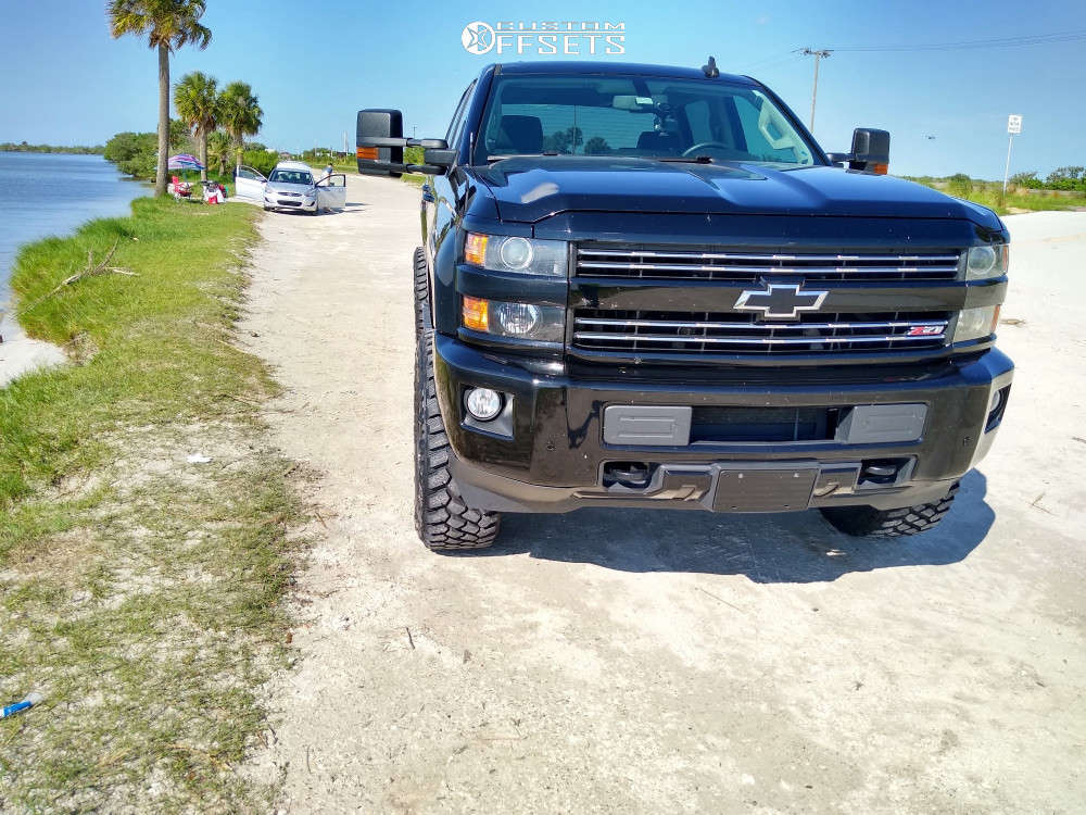 2016 Chevrolet Silverado 2500 HD with 20x10 -18 Fuel Rogue and 35/12 ...
