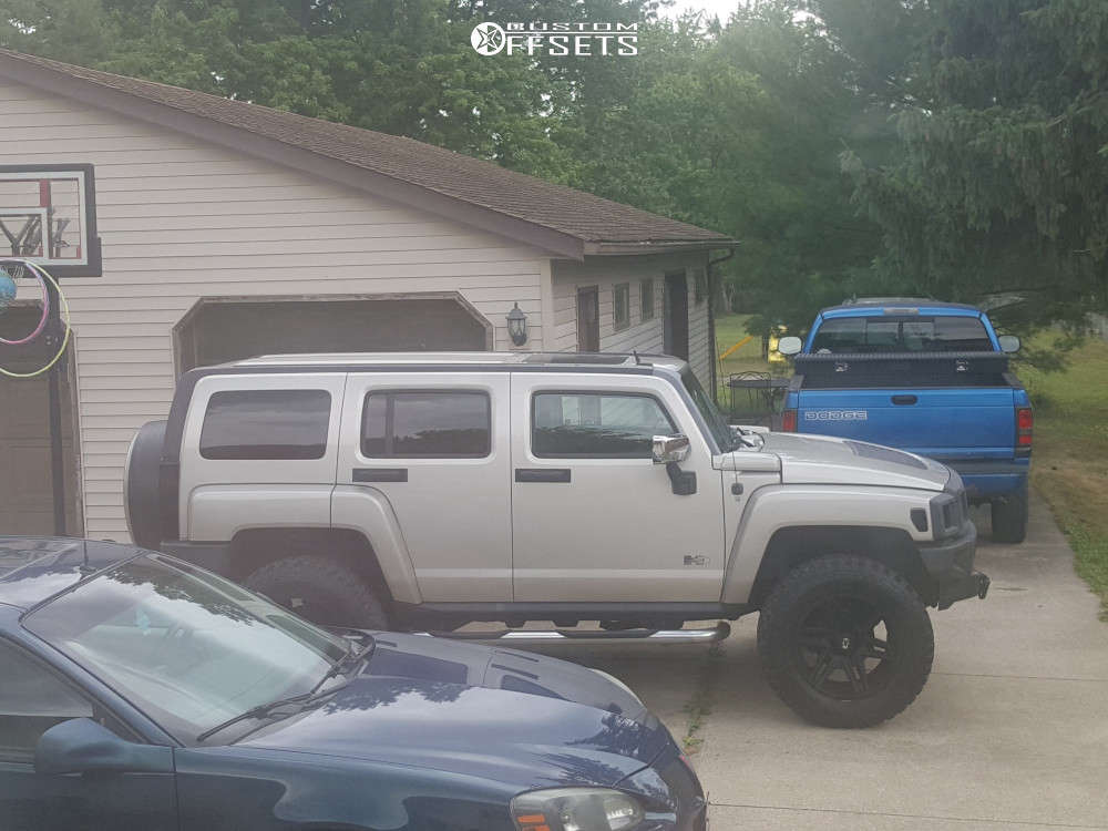 2007 Hummer H3 with 20x10 -25 Vision Razor and 35/12.5R20 Achilles ...