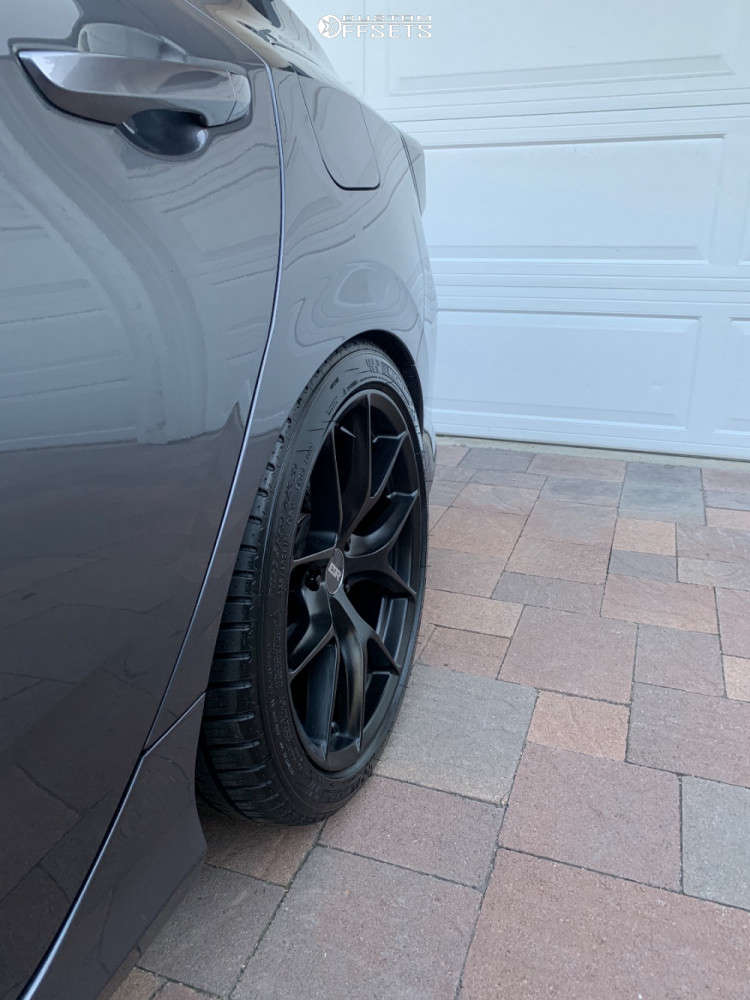 2019 Honda Civic with 18x8.5 30 ESR Rf2 and 235/40R18 Michelin Pilot ...