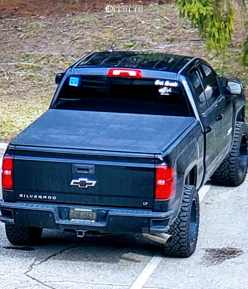 2015 Chevrolet Silverado 1500 with 22x10 -24 Fuel Maverick and 33/12 ...