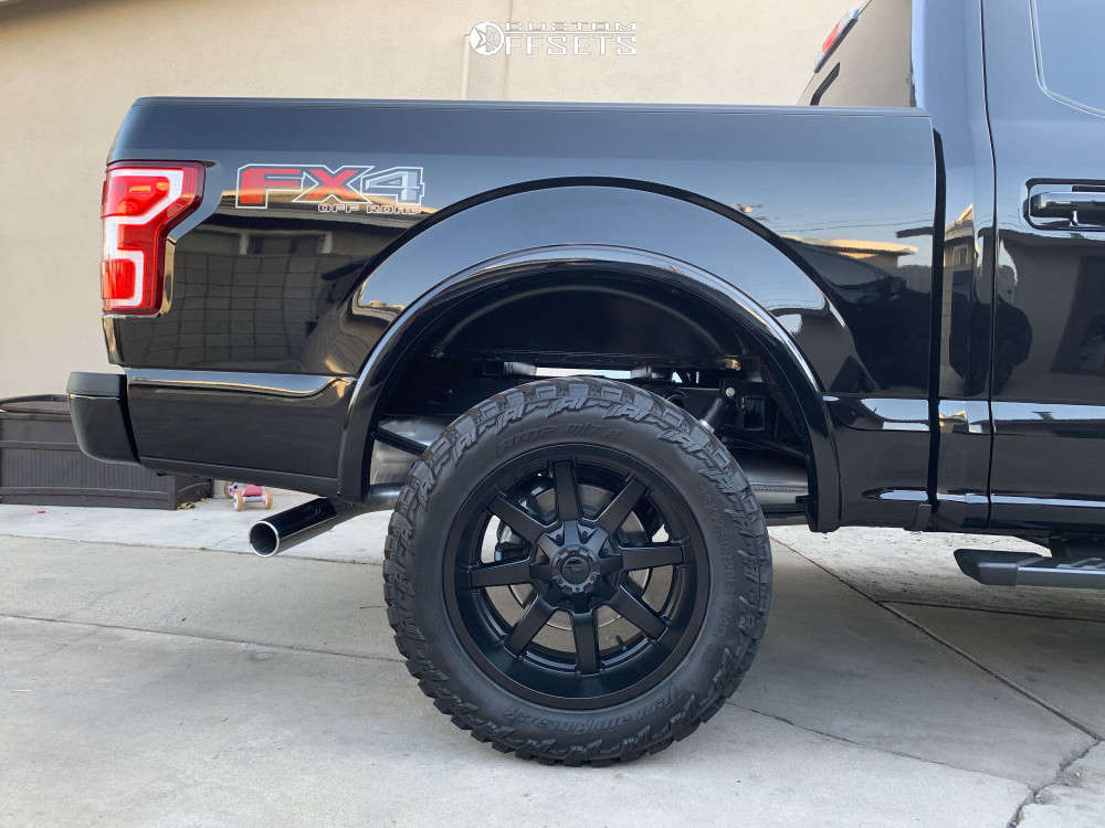 2020 Ford F-150 with 20x10 -24 Fuel Maverick and 33/12.5R20 AMP Mud ...