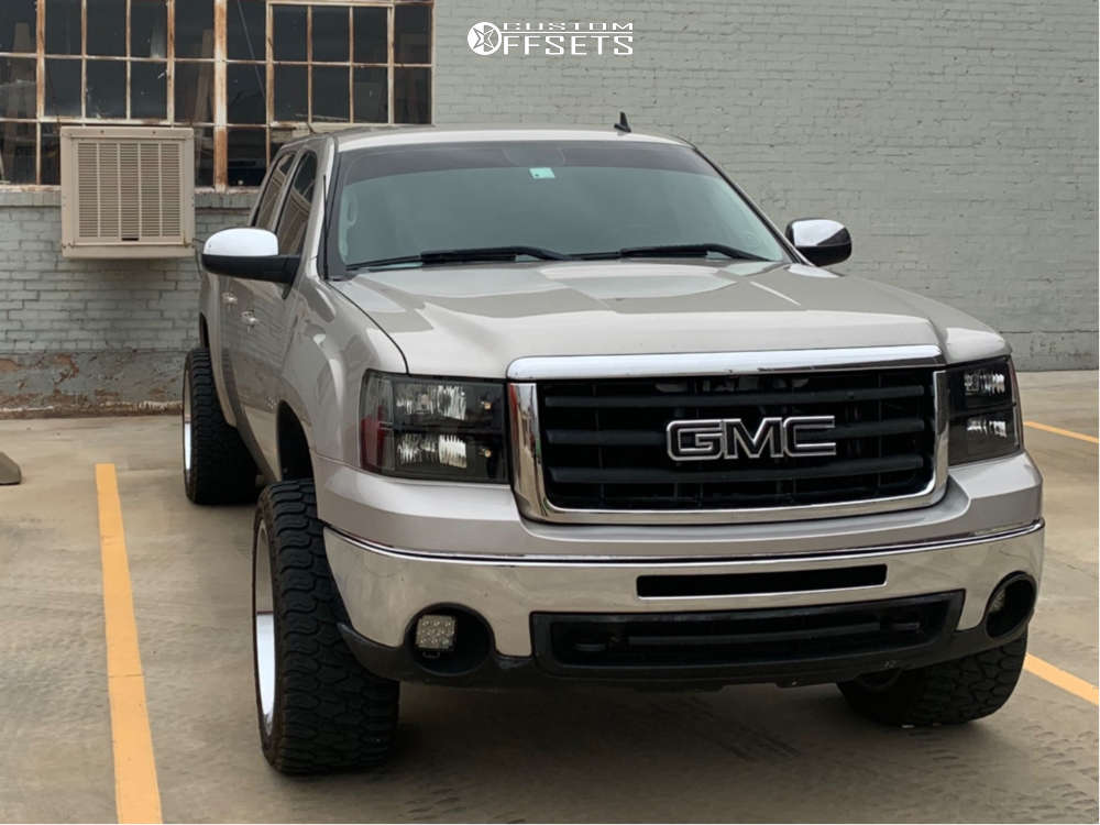 2009 GMC Sierra 1500 with 22x12 -44 Moto Metal Mo986 and 33/12.5R22 AMP ...