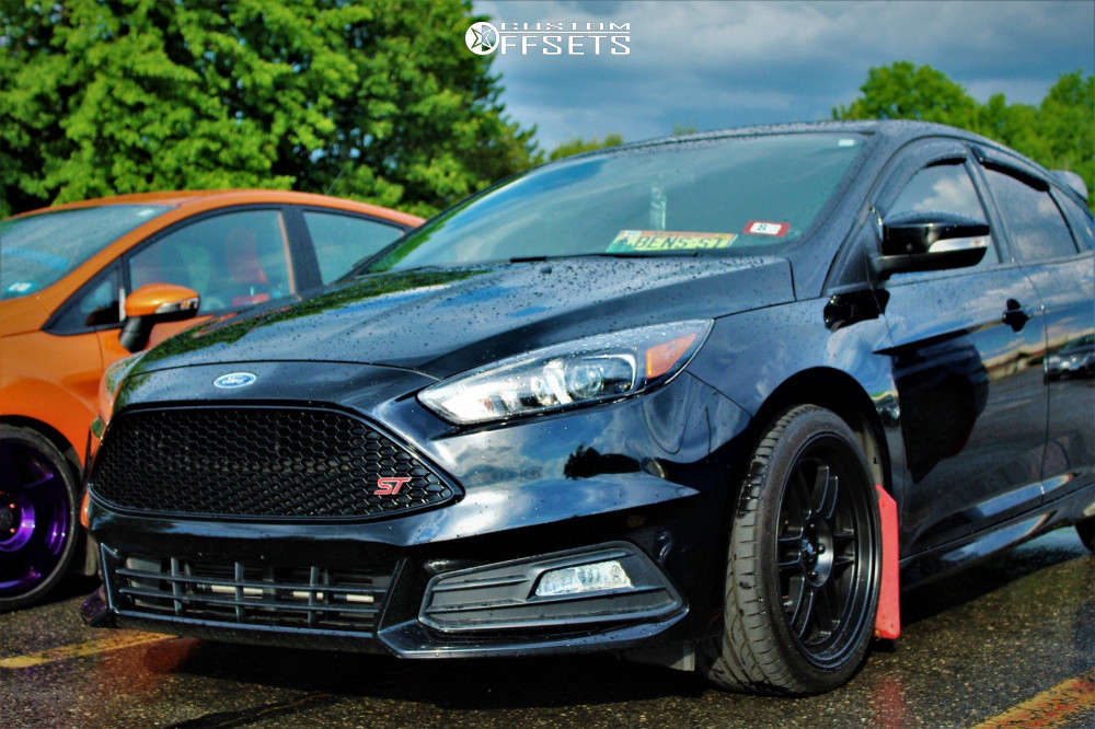 2017 Ford Focus with 18x8.5 35 MST Suzuka and 225/40R18 Hankook V12 and ...