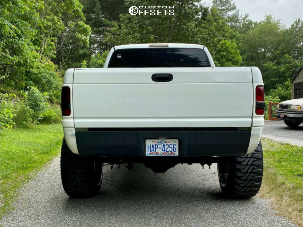 1999 Dodge Ram 1500 with 24x14 -76 Dropstars 655c and 37/13.5R24 ...