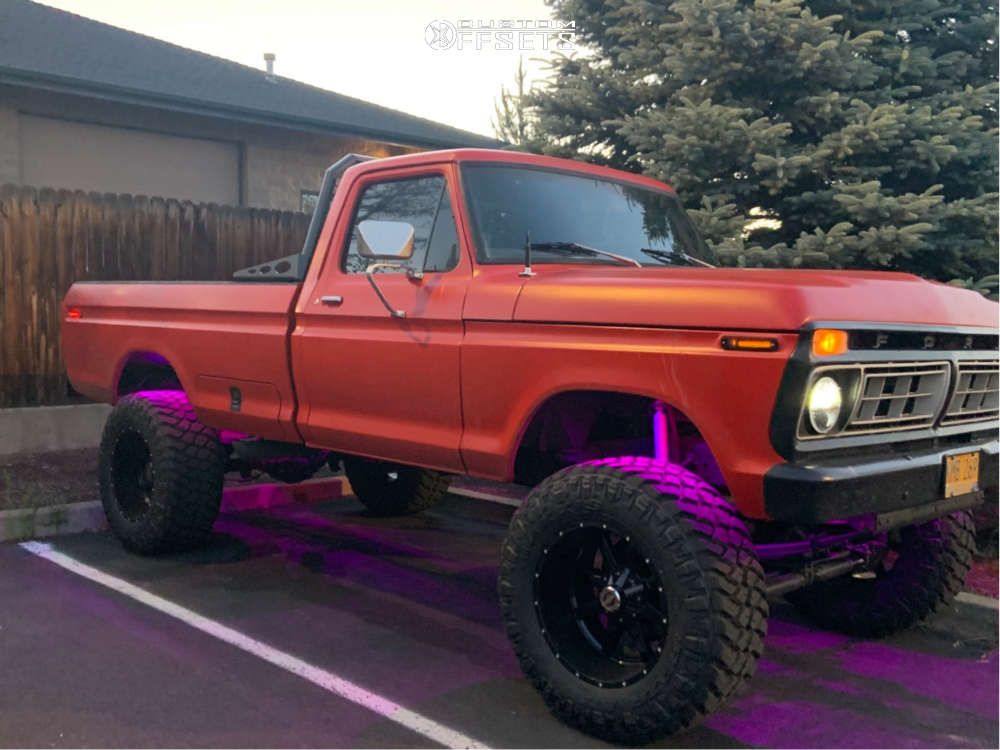 1976 Ford F-250 with 20x12 -44 Moto Metal Mo970 and 37/13.5R20 Maxxis ...