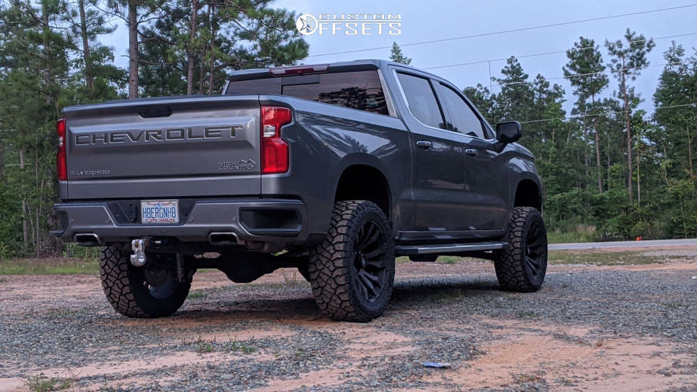 2019 Chevrolet Silverado 1500 with 22x10 -18 Fuel Blitz and 35/12.5R22 ...